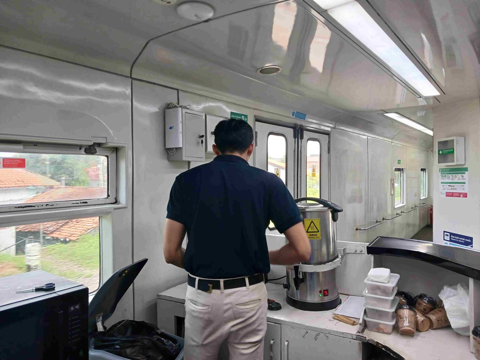 Review Kereta Api Argo Merbabu Tambahan